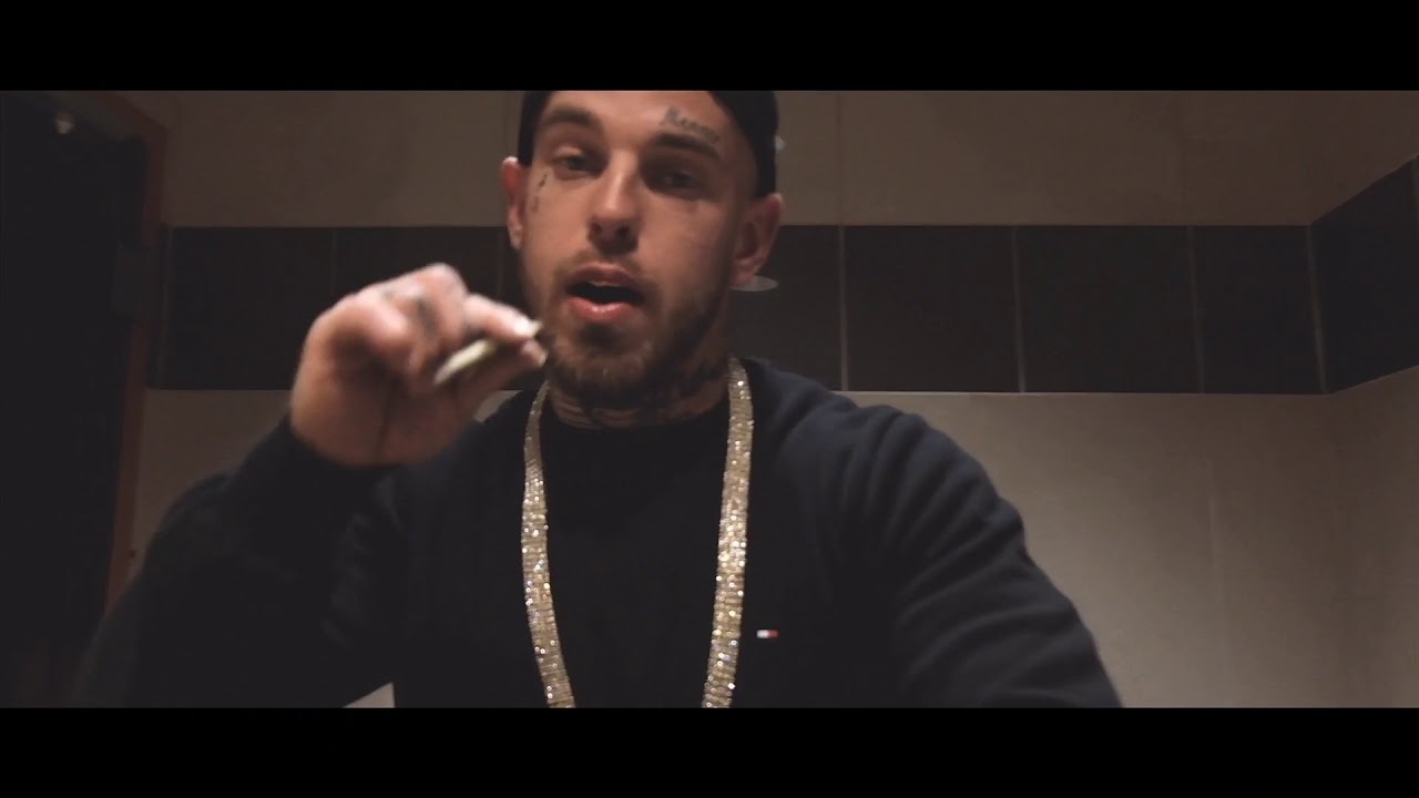 Menace Monroe "McDonalds" (Official Music Video) - YouTube