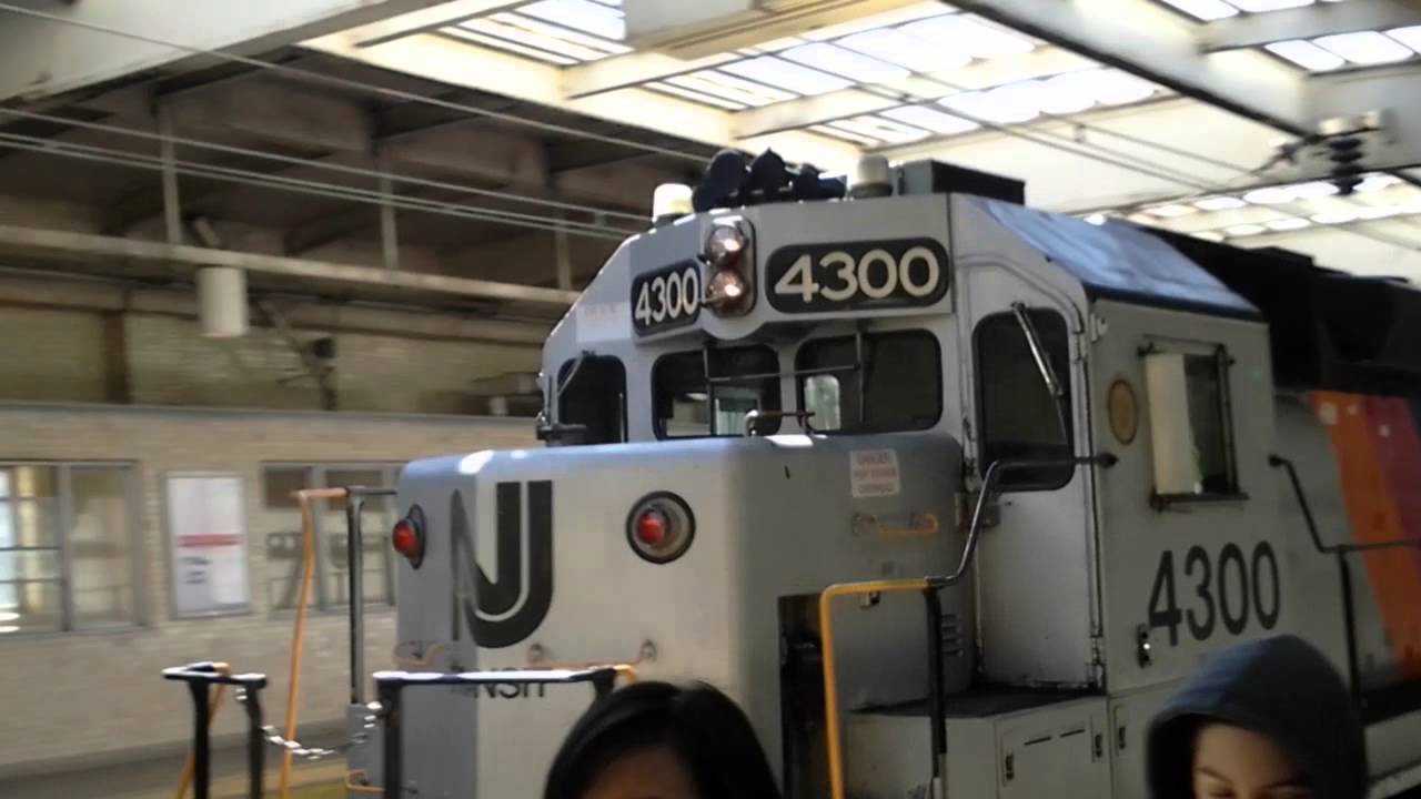 NJ Transit Equipment Move - Newark Penn Station - 3/22/16 - YouTube
