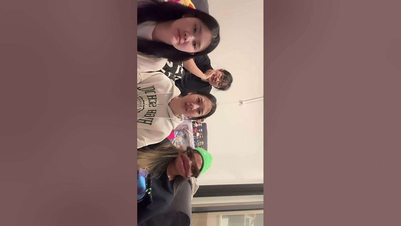 Jorin 4EVE Live IG 241216 แกะกล่องจุ่มกับเพื่อน - YouTube