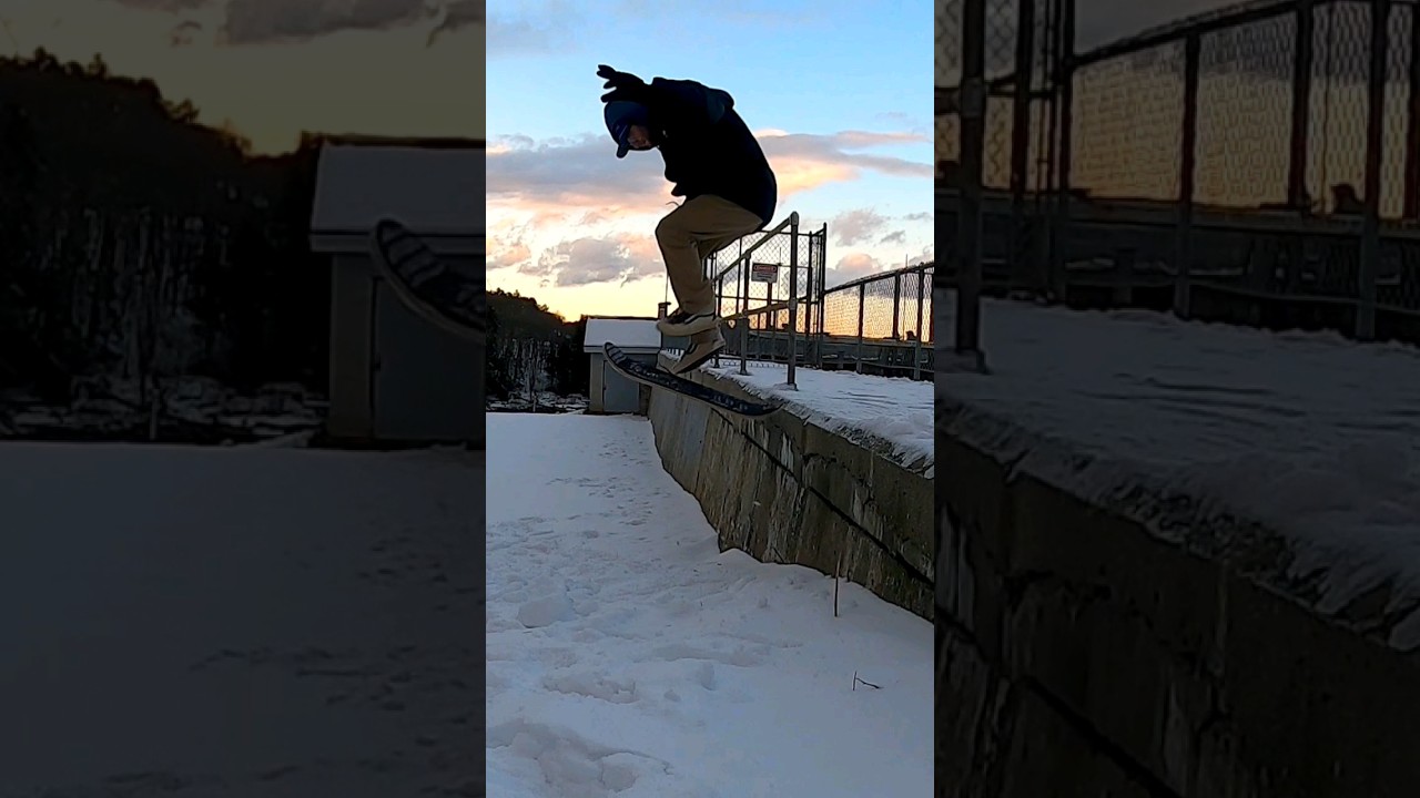 SNOW SKATE SPOT ! 360 SHUV ! #skateboarding #snowskate - YouTube