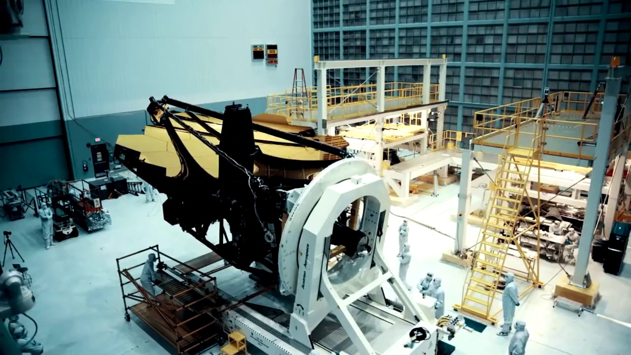 Build TRUMP TOWER On MOON For Visitor? - YouTube