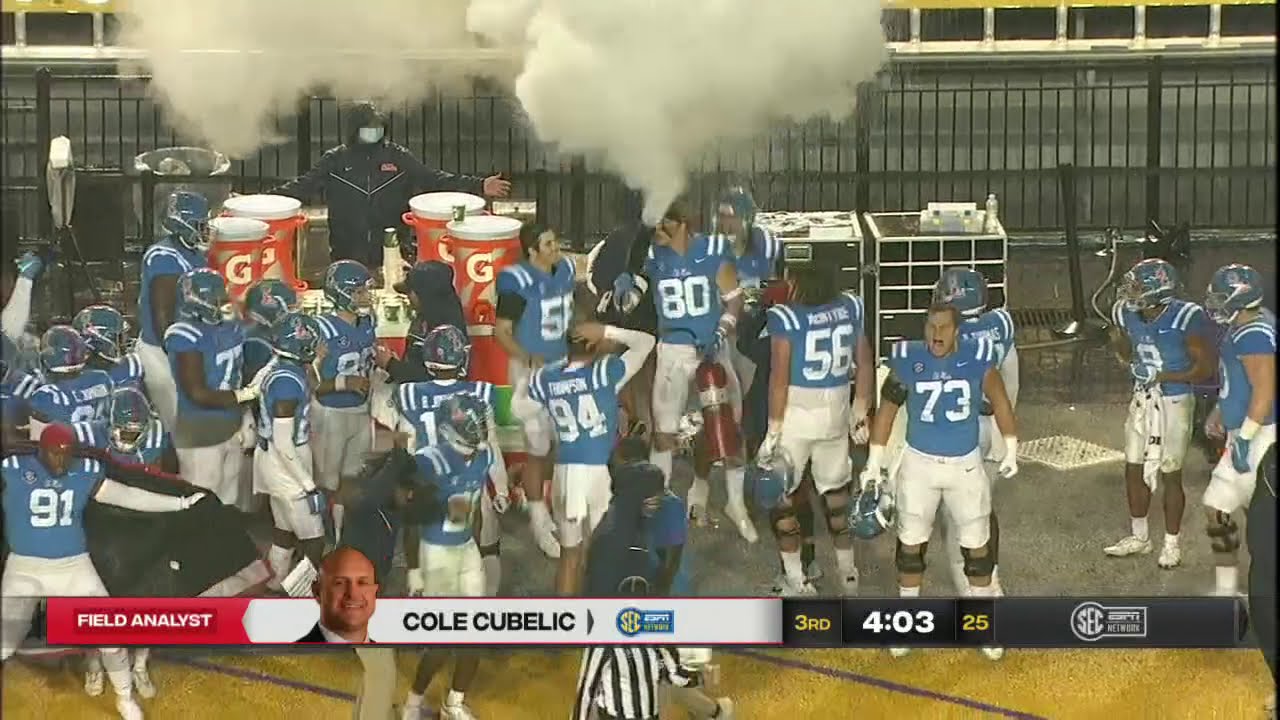 Ole Miss Celebrates Touchdown With Fire Extinguisher - YouTube