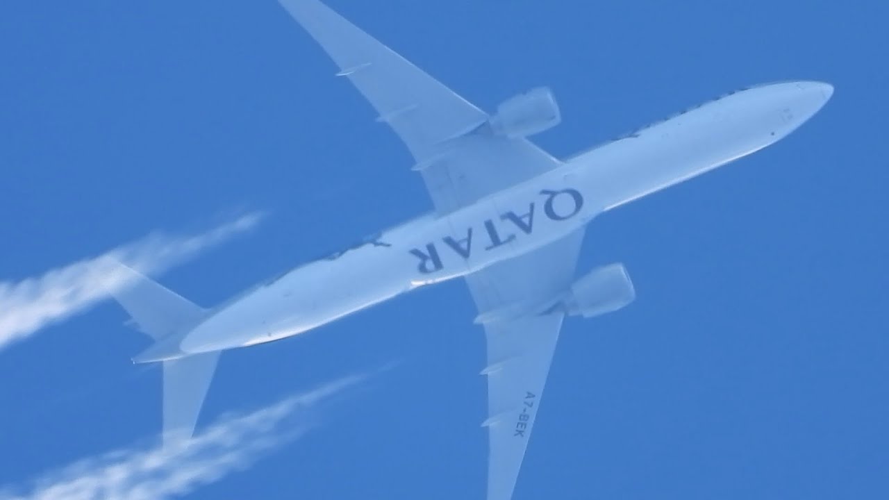 Qatar Airways-Paris Saint Germain livery, Boeing 777, Doha-Chicago, 31. ...