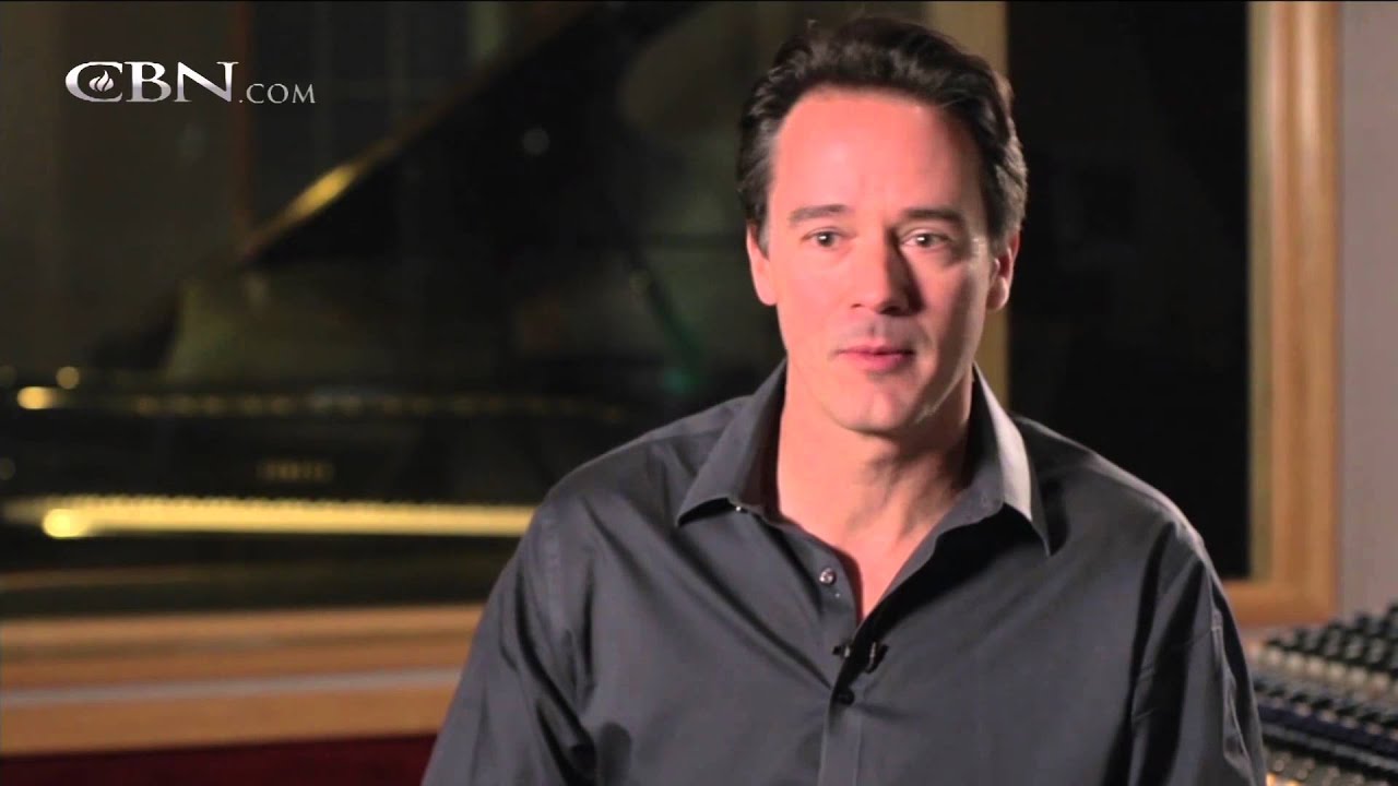 Blockbuster 'Veggie Tales' Series Wins Dove Award - YouTube