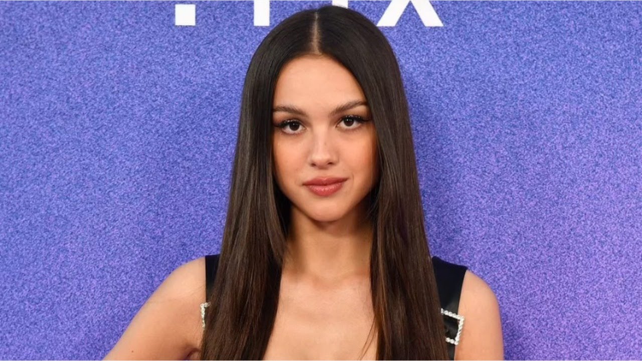 Olivia Rodrigo With A Divine Look At The Red Carpet Of 2022 Billboard ...