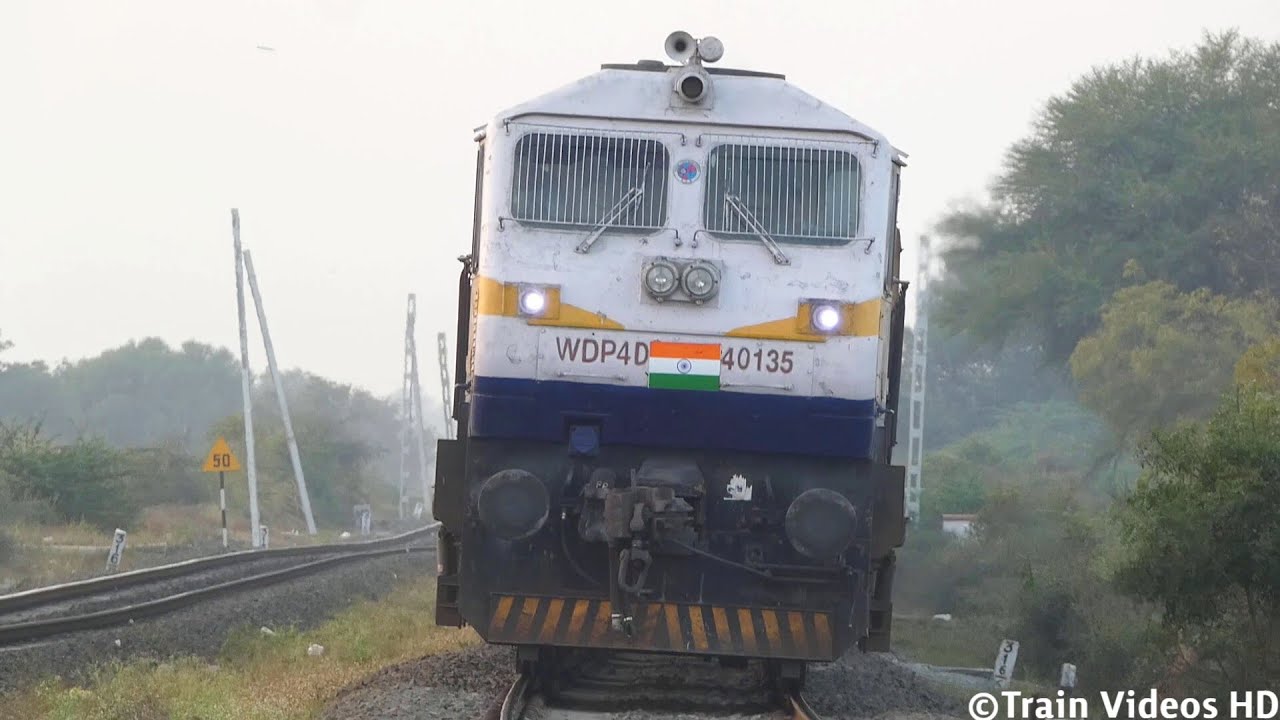 Tapovan Express Crossing with Nandigram Express | WDP4D vs Pune WDG4D ...