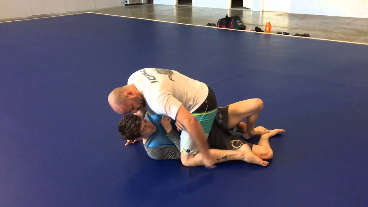1 Minute Jiu Jitsu Hack - Maintaining the Mount - Brandon Mccaghren ...