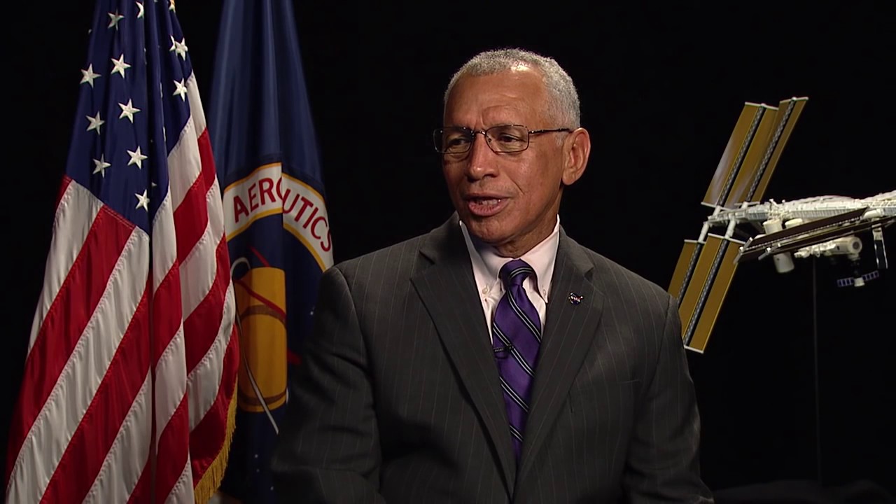 NASA Administrator Greets the Agency’s One-Year Crew Member to ISS ...