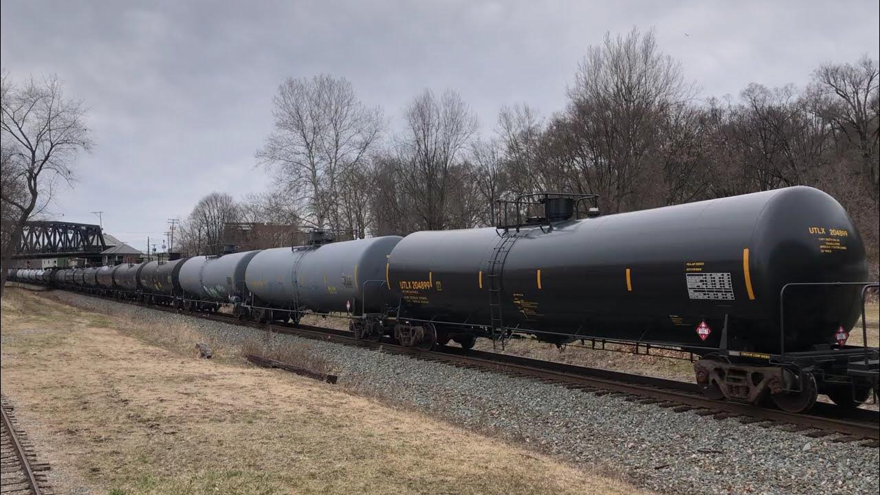 Meet of NS 6K4 with ES44AC Leading with Horn salute & NS H65 - YouTube