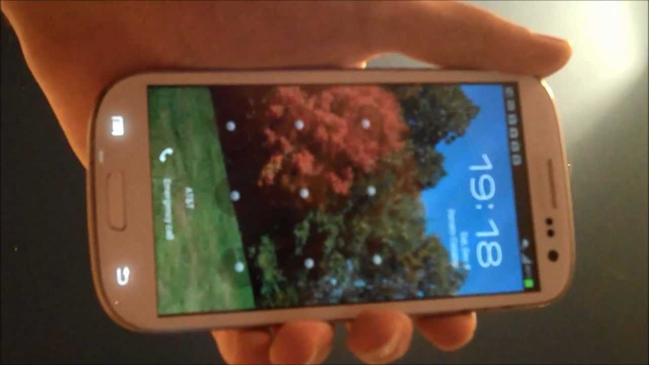 Showing my Samsung Galaxy S3 two months after replacing its broken ...