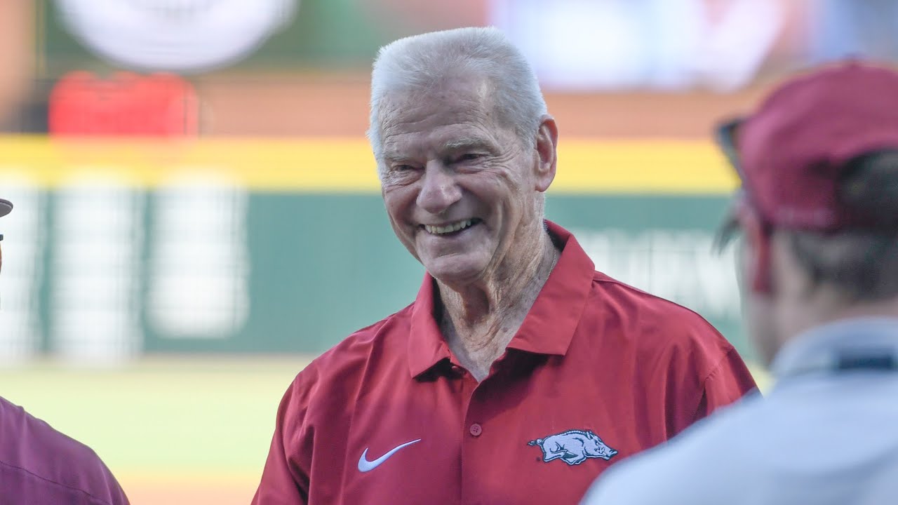 Former Razorback Jeff King on Norm DeBriyn joining him in Hall of Fame ...