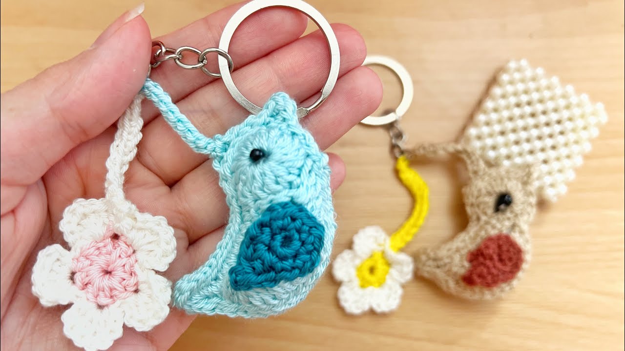 Crochet keychain with birds an flower - YouTube