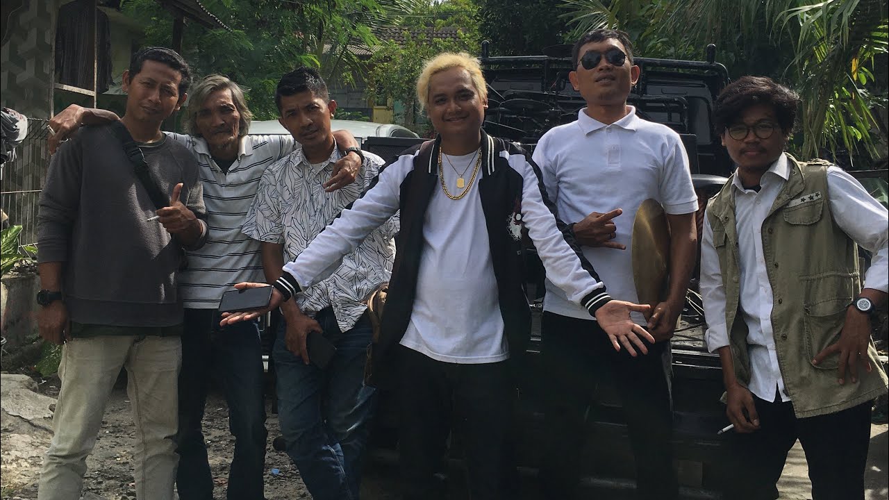 adiyasabrOther, Nano band - Separuhku [ COVER ] @nanomusicstudio - YouTube