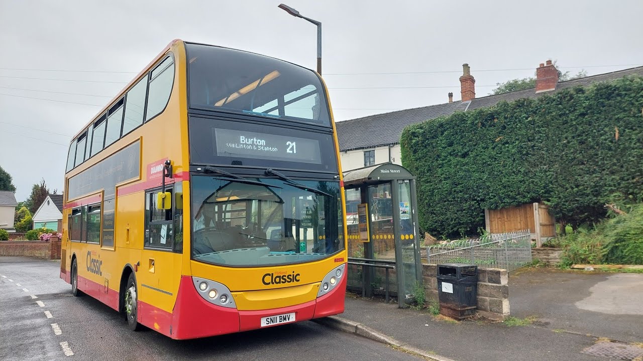 Diamond East Midlands Bus 40526 - SN11 BMV On The Route 21 To Burton ...