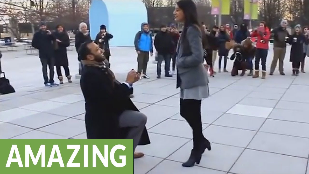 Impromptu a cappella performance turns into unforgettable moment - YouTube