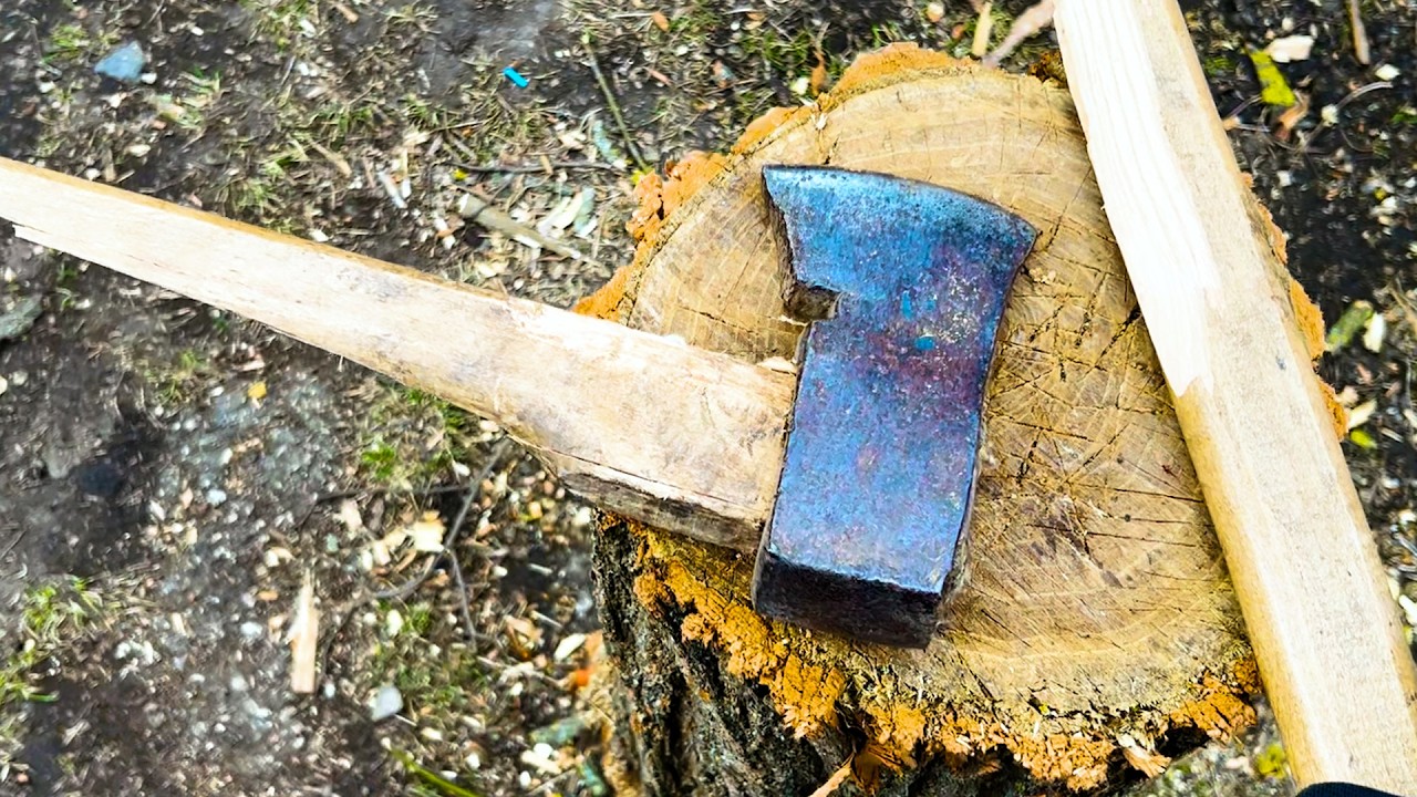 🪓 Old-School Lumberjack Trick! Replacing a Broken Axe Handle - YouTube