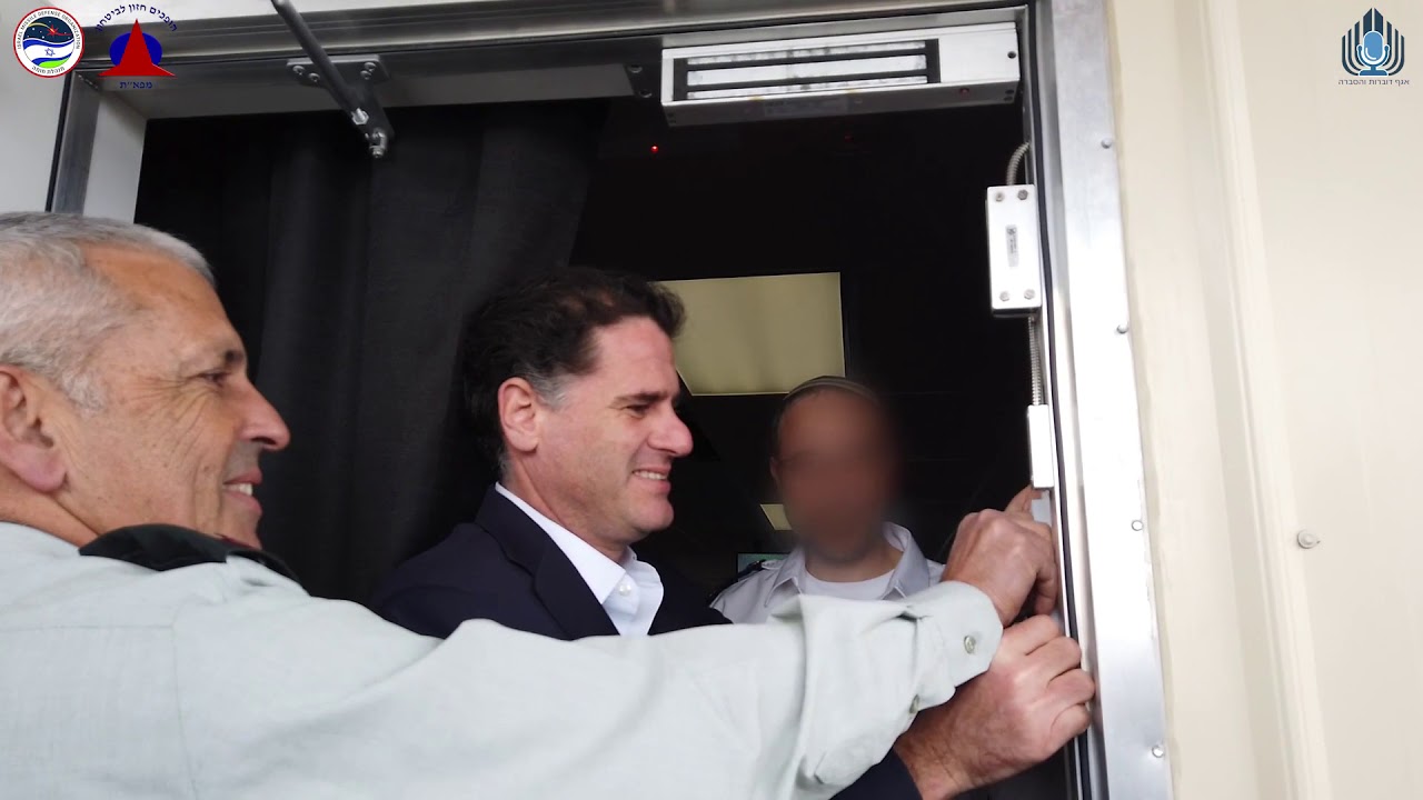 ARROW WEAPON SYSTEM SUCCESSFULLY ENGAGES BALLISTIC MISSILE TARGET - AK ...