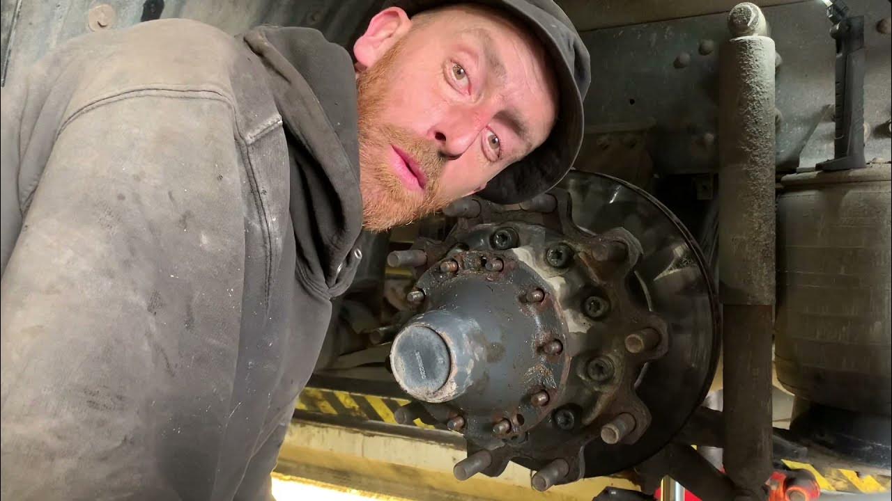 How to change brake discs and pads hgv mobile mechanic Scania lorry ...