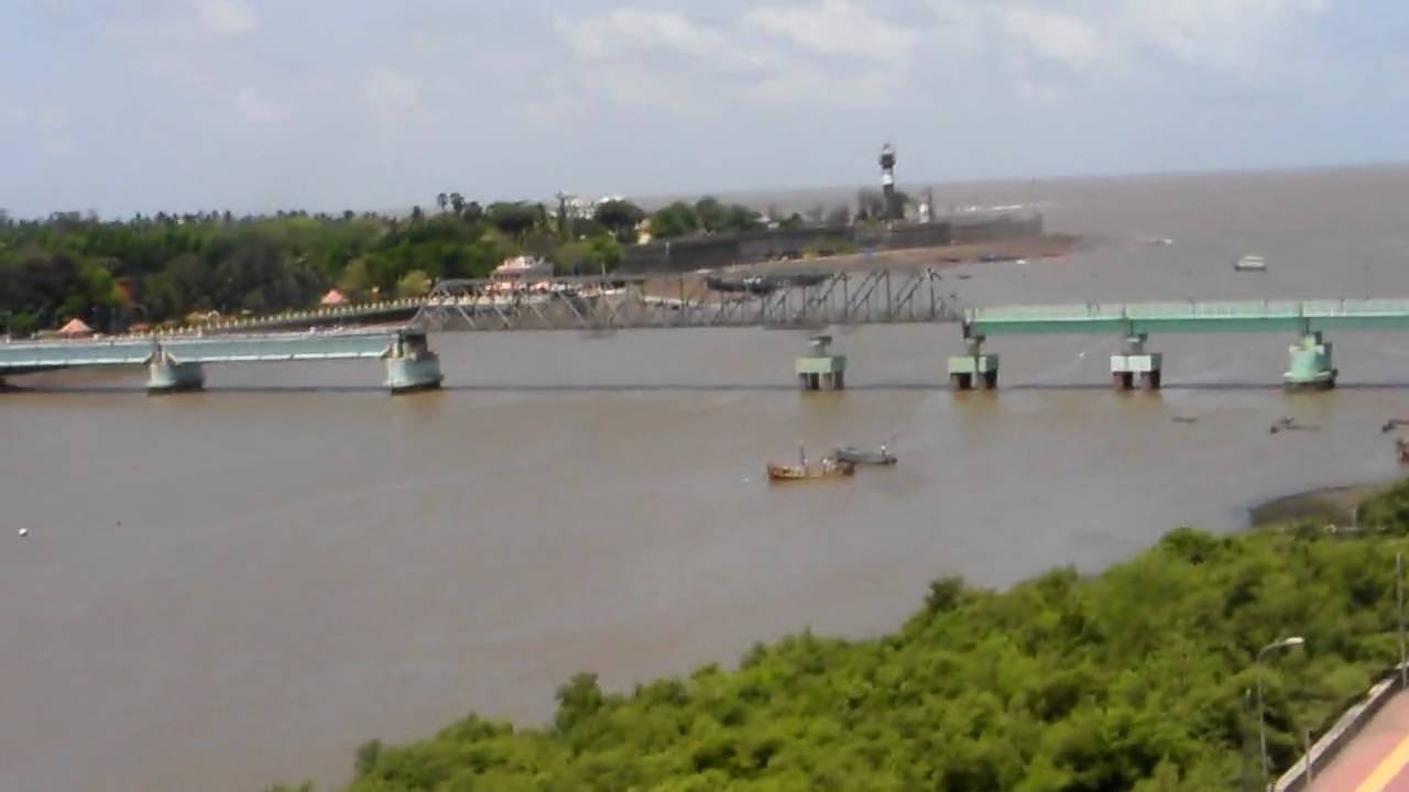 A view of both bridge in daman India - YouTube