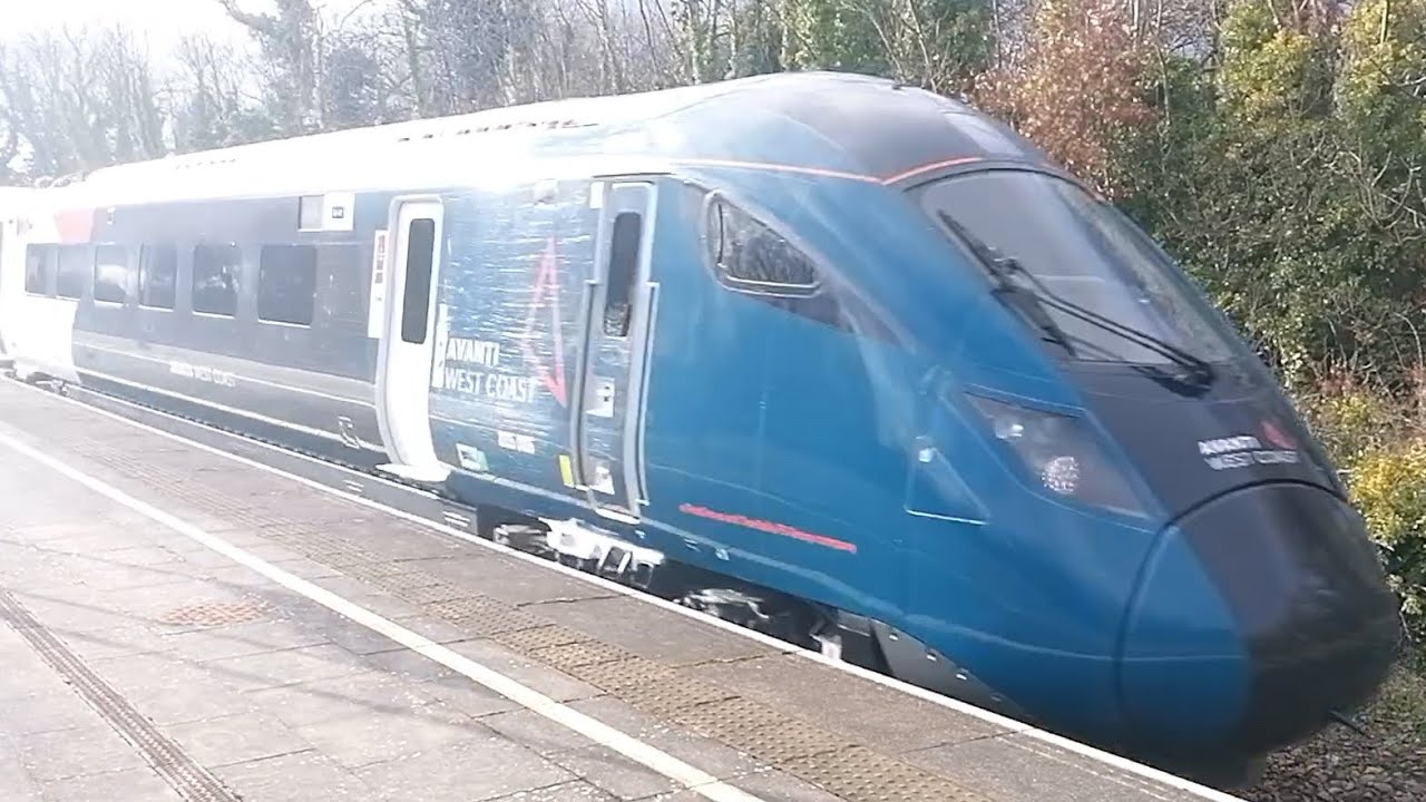 23/02/24 - BRAND NEW - Avanti West Coast Class 805 - 805005 - Holyhead ...