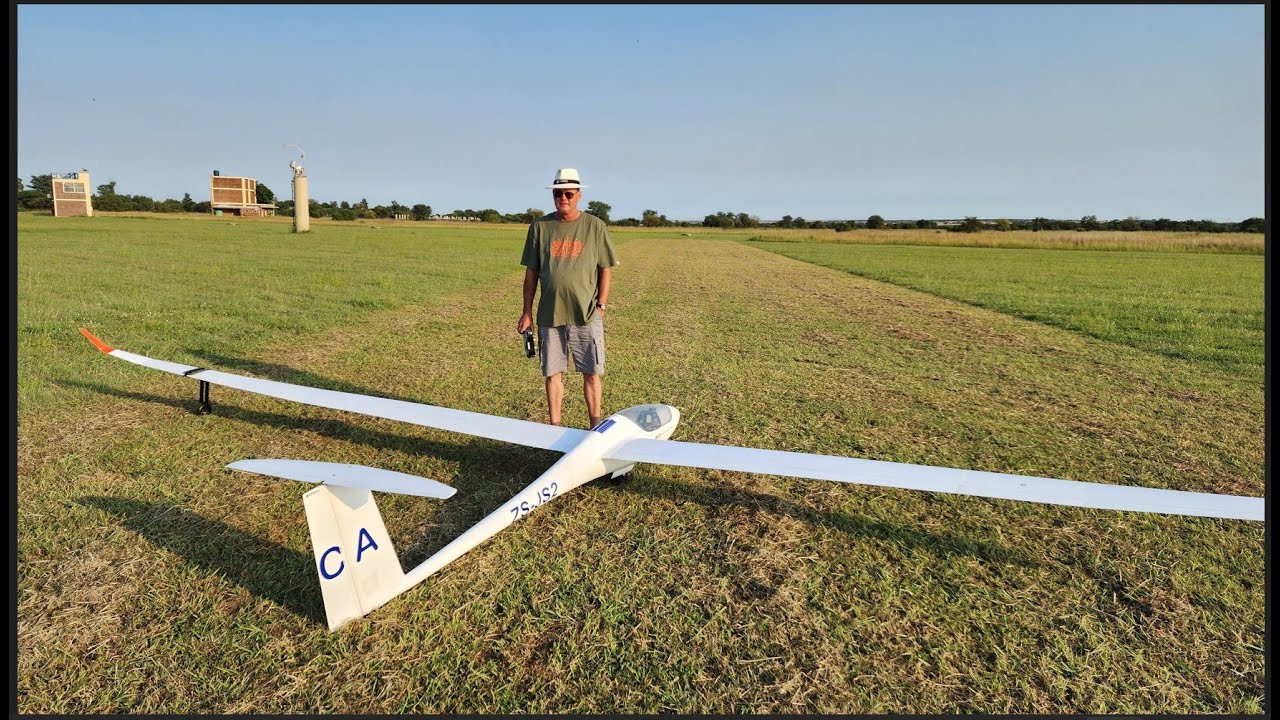 Giant scaled down JS2 Glider built and flown by Chris Adrian (4K) - YouTube