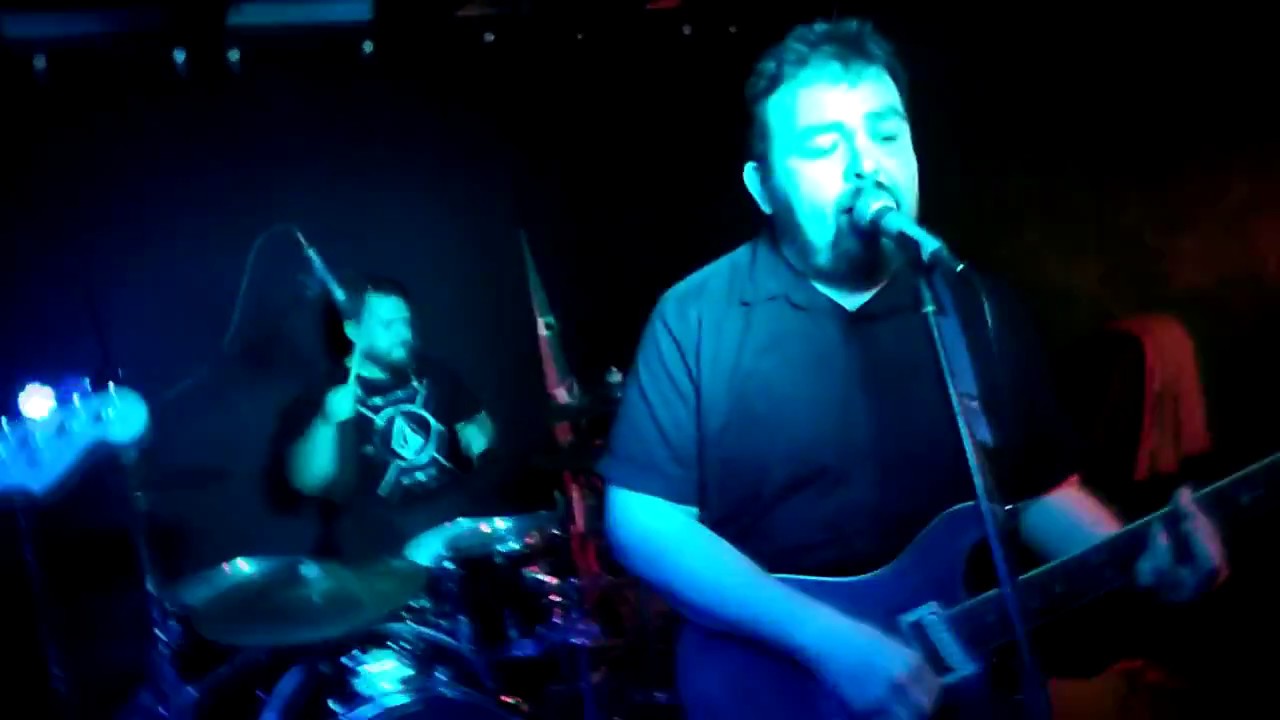 Alud Plateado - Te Hacen Falta Vitaminas (Soda Stereo cover) - YouTube