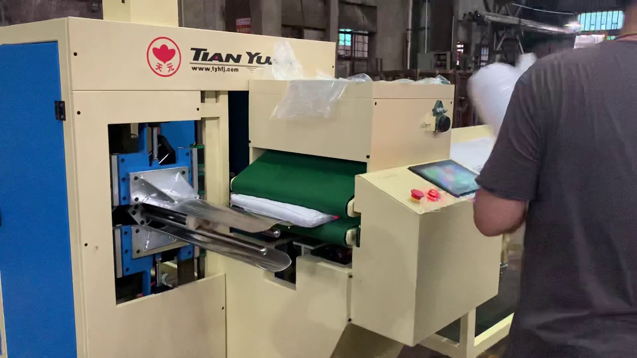 JBJ-9 pillow rolling packing machine - YouTube