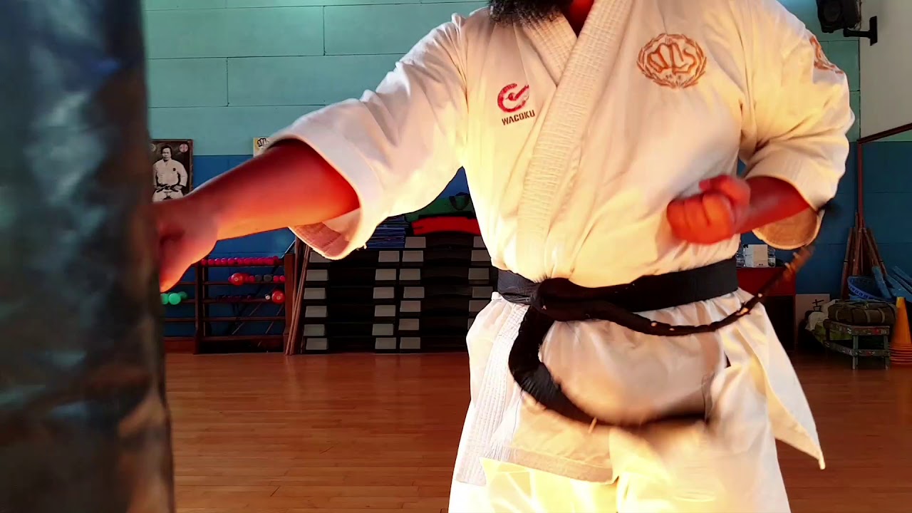 沖繩空手道 • 先生 •カルロ•マンジョーネ • Okinawa Karate-do • The principle of Gamaku ...