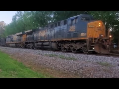 CSX 303 With a Nice K5LA Leads A Typical Evening Run L632 - YouTube