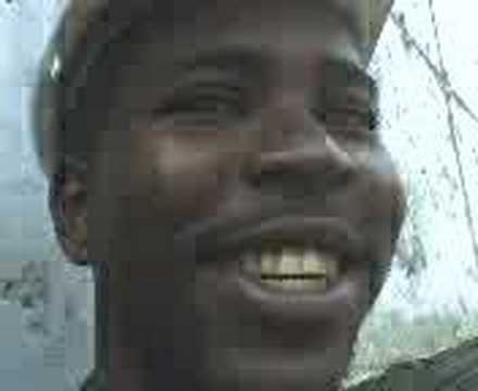 david,un negru vorbeste romana - YouTube