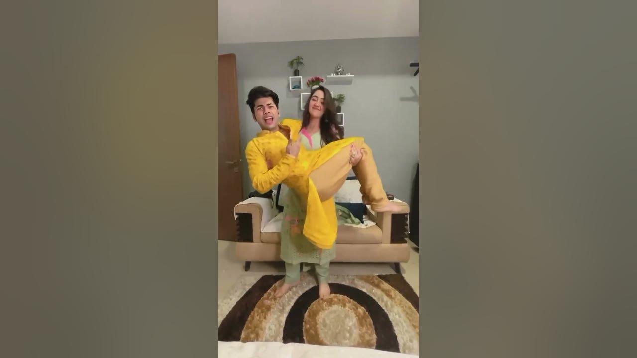 actress lift carry actor - YouTube