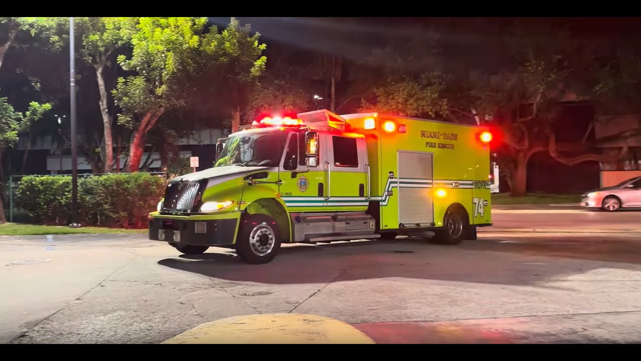 Miami-Dade Fire Rescue (MDFR) Rescue74 (R74) Transporting with Lights ...