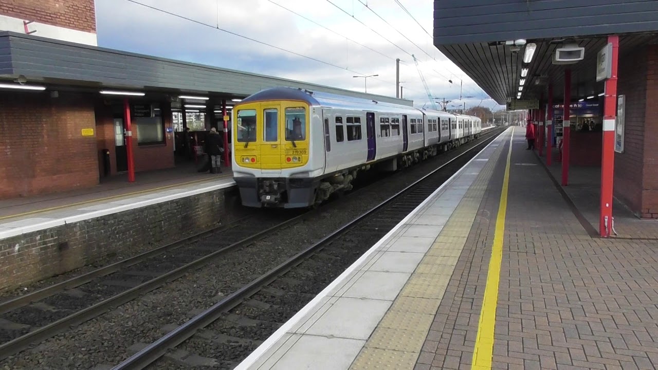 Northern Class 319 Departing Wigan North Western Railway station 29/11 ...