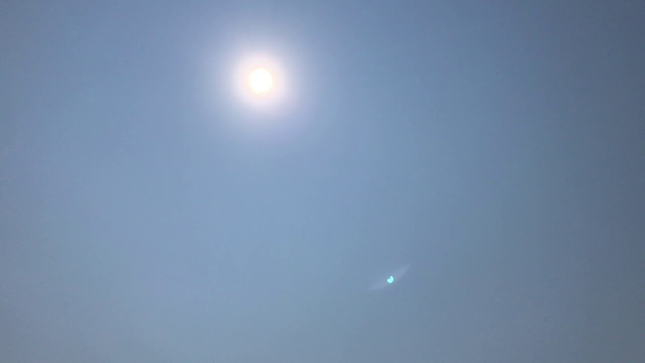 VIEWING ECLIPSE THROUGH LENS FLARE!!! (accidental upload - sorry) - YouTube