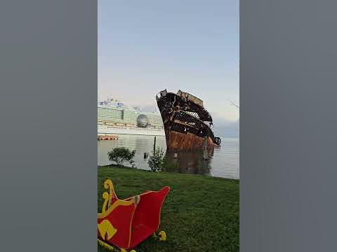 Los Tres Barcos - YouTube