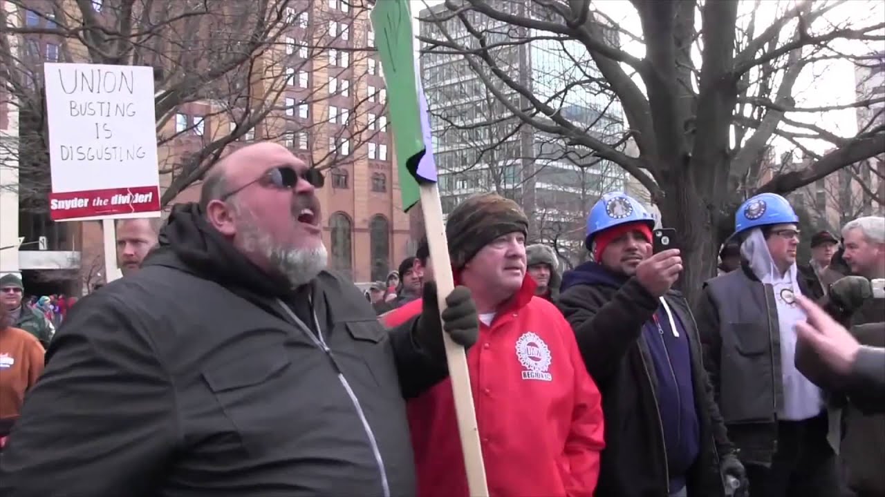 News Reporter Assaulted By Michigan Union Protestors - YouTube