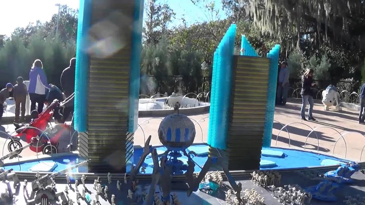 Legoland Florida - Star Wars' SPHA-Ts versus Lucrehulk-class Core Ship ...