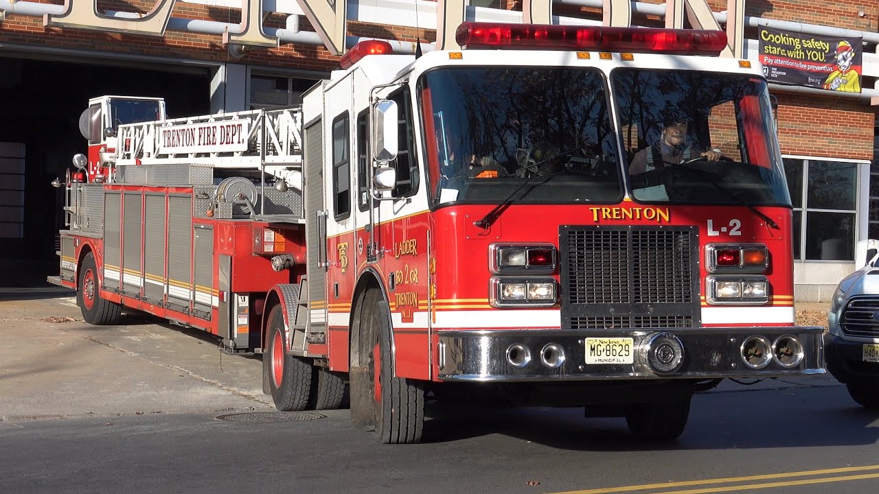 *Spare* Trenton Fire Department Ladder 4 Responding - YouTube