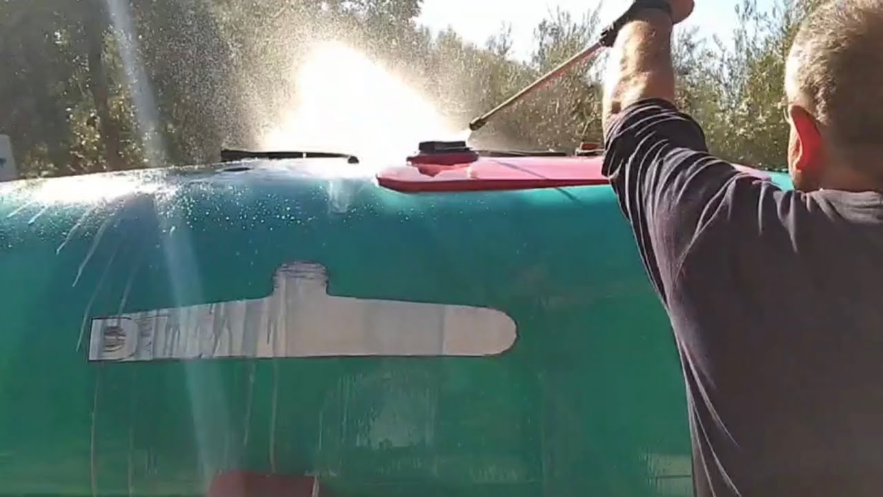 EL BERRACO LAVANDO SU CUBA DE SULFATAR CON EL PRODUCTO DE PIMPORRO ...