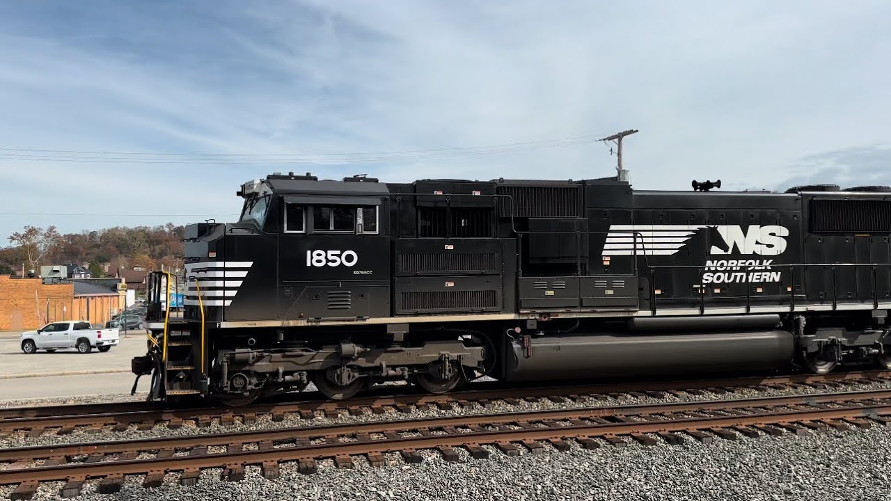 NS 1850 (SD70ACC) leads NS 273. - YouTube