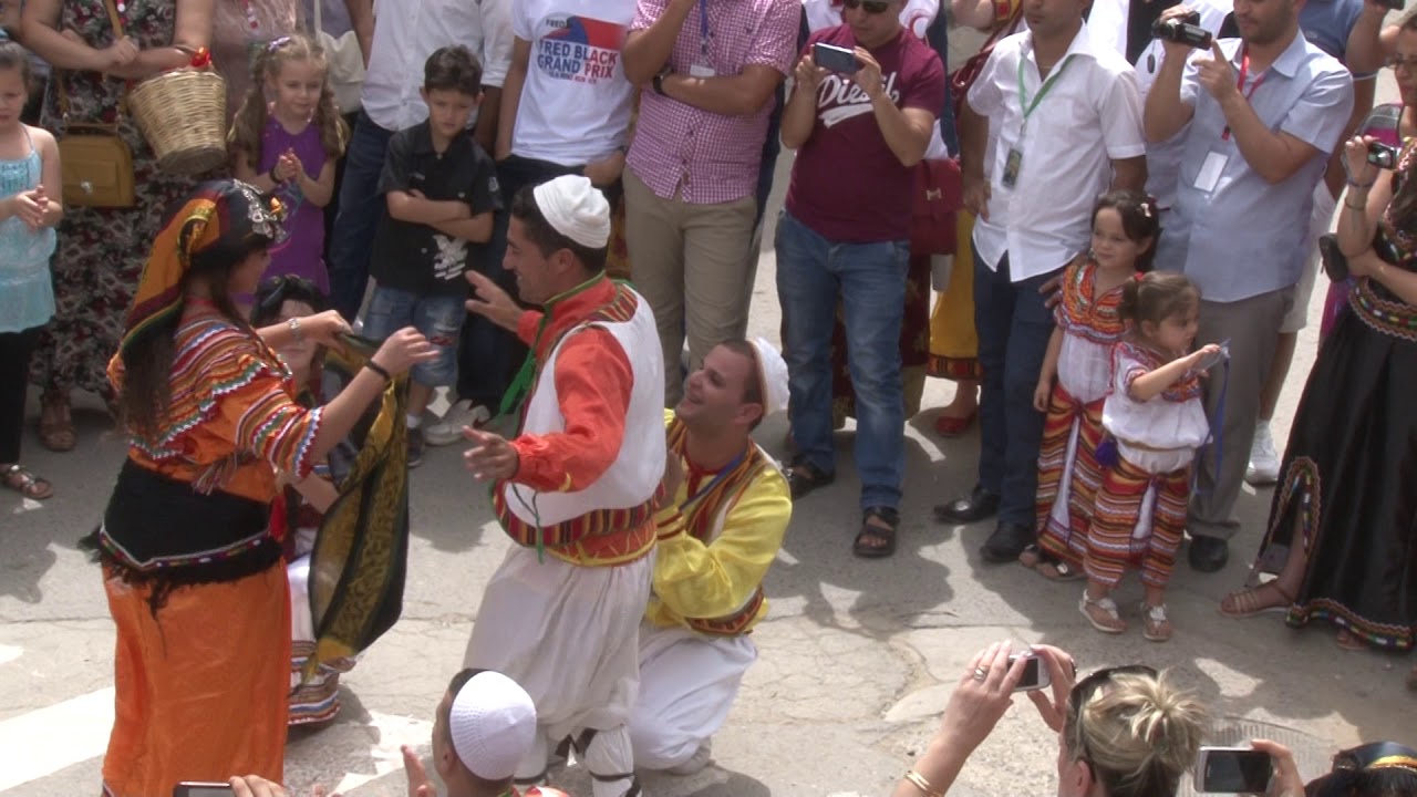 Dance traditionnel Kabyle avec ballet - YouTube