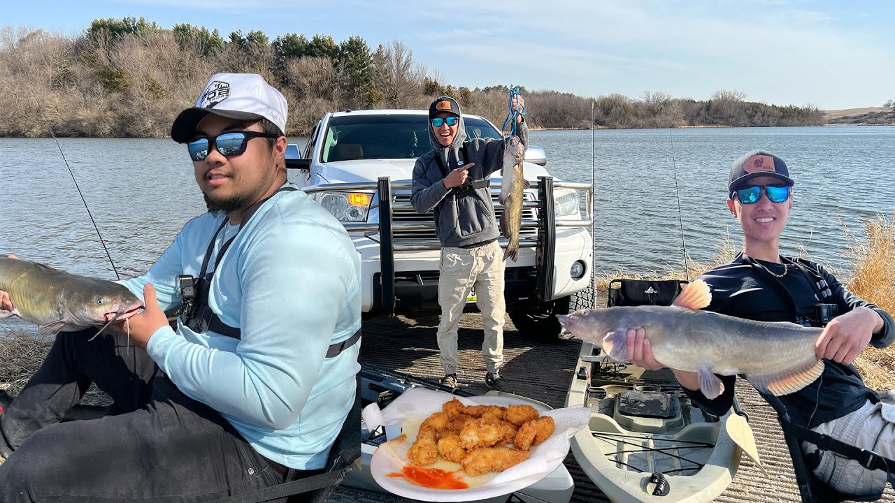 Cold Windy Kayak Catfishing (Catch and Cook) - YouTube