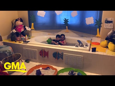 Kids have 'beach day' in the bathroom thanks to this brilliant mom hack l GMA Digital