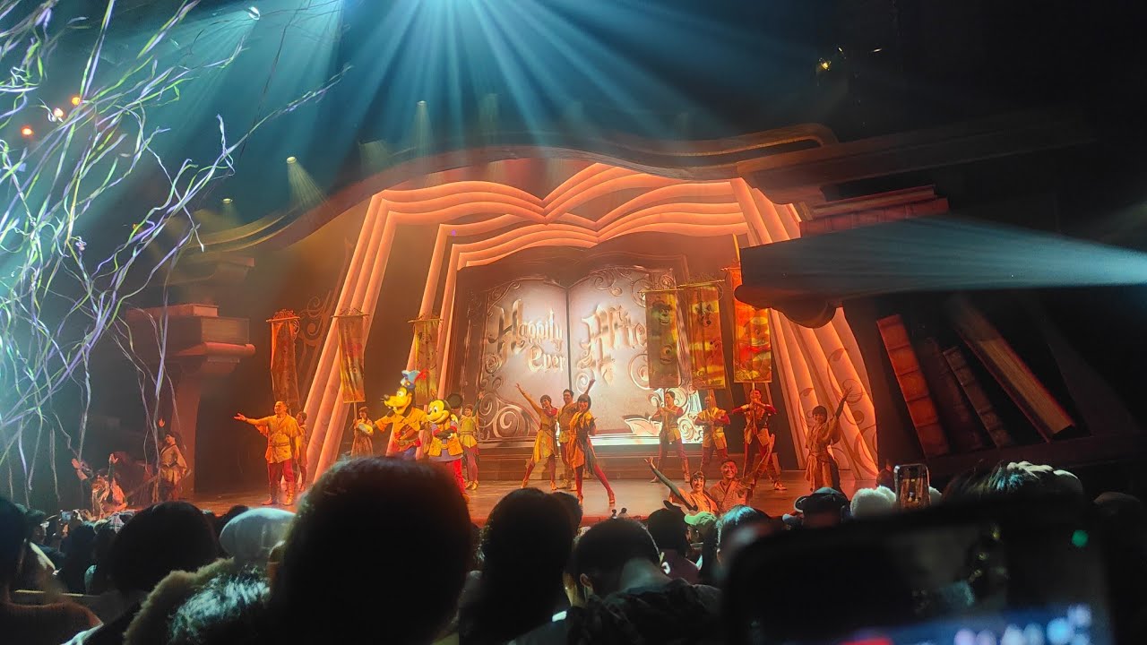 DISNEY WONDROUS BOOK SHOW 📚 - YouTube