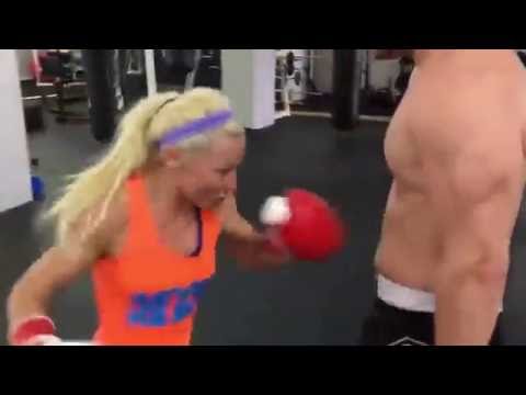 Donna likes body boxing - YouTube
