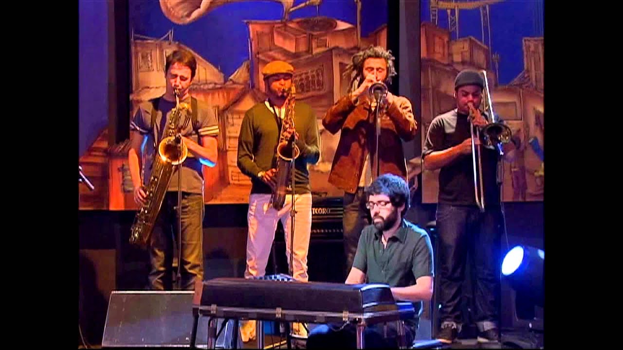 "Zambo beat", por Bixiga 70 - YouTube