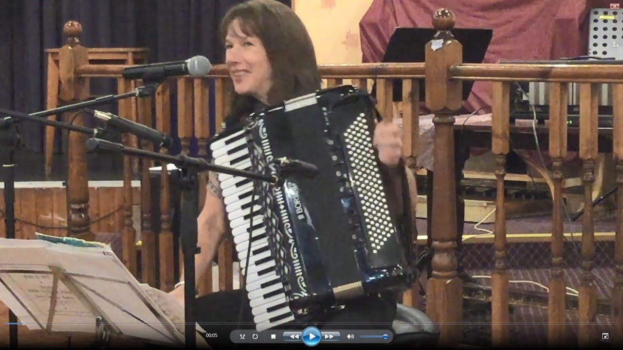 The Dashing White Sergeant played by Julie Best - YouTube