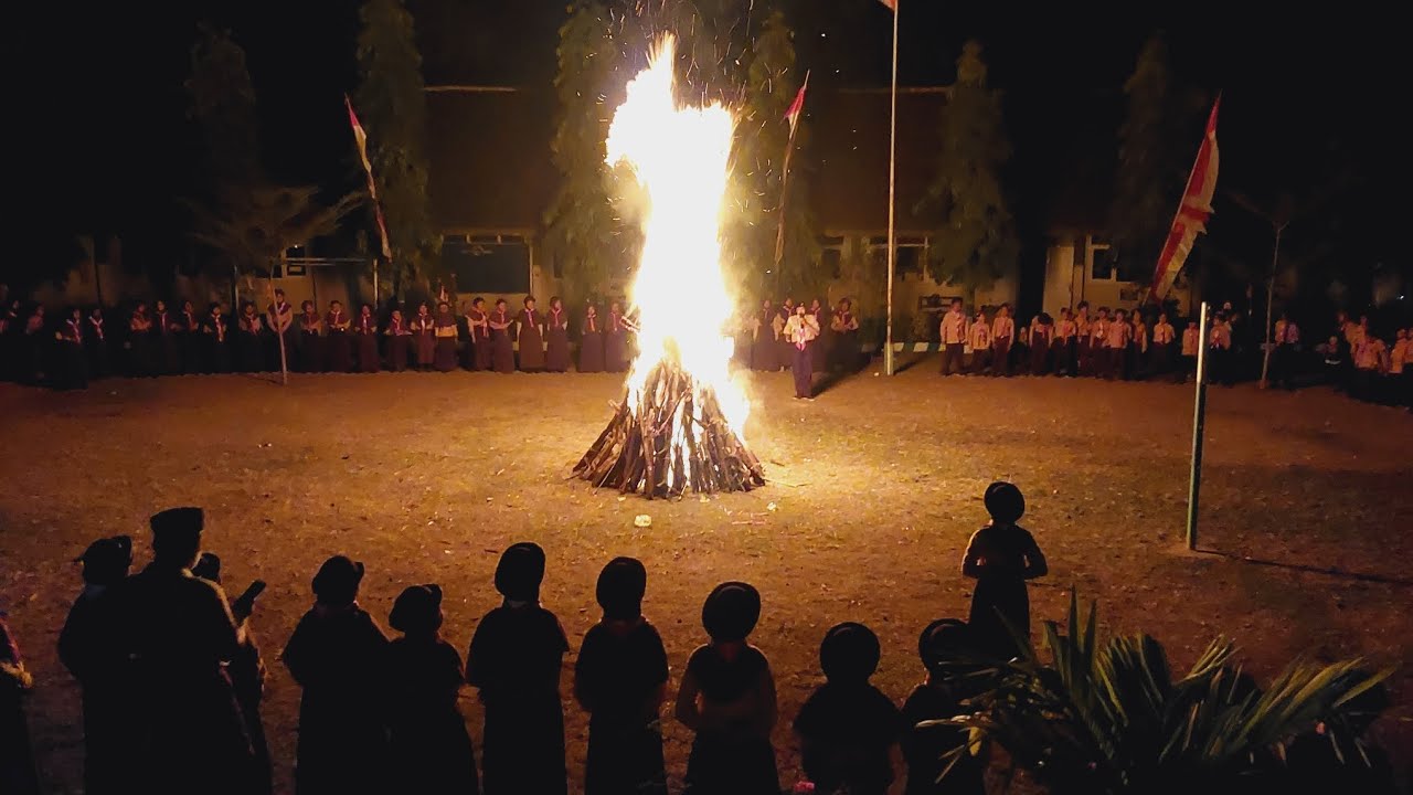Upacara Api Unggun - YouTube