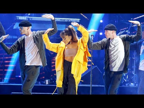 Ariana Grande FALLS On Stage & Recovers Like A Pro