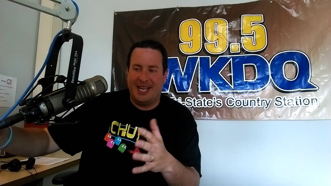 Stump Eric to win WWE tickets - YouTube